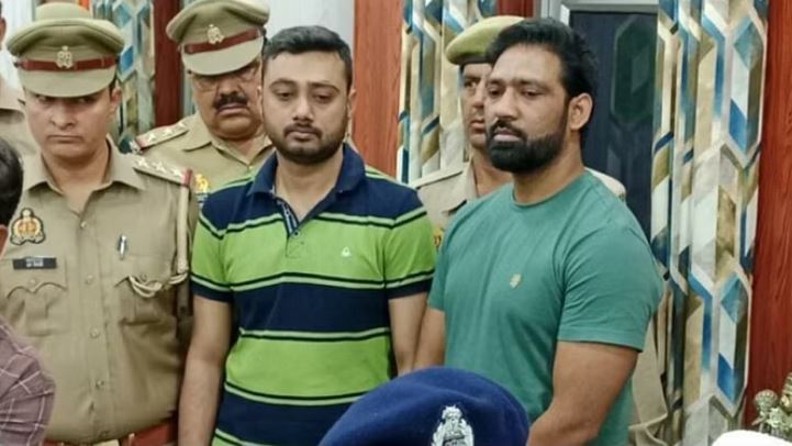 अब्दुल्ला आजम के 2 दोस्तों को पुलिस ने किया गिरफ्तार,गैंगस्टर के मुकदमे ...