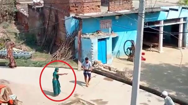 मुरैना हत्याकांड: बेटे के हाथ मे दी बंदूक और बताया किसे-किसे मारनी है ...